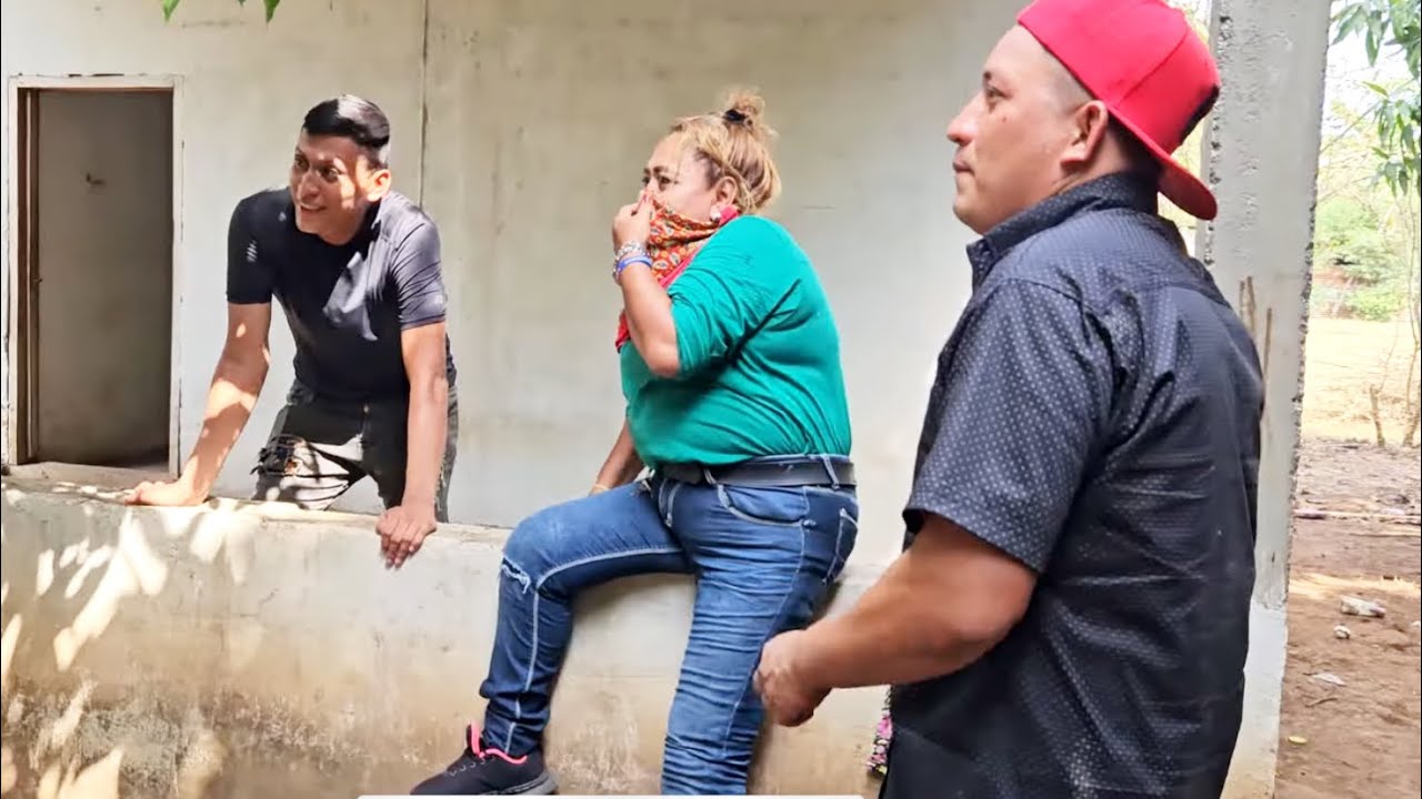 doña BETTY si quiere a Sandra como nuera aunque sea asquerosa y a KEYLI ...