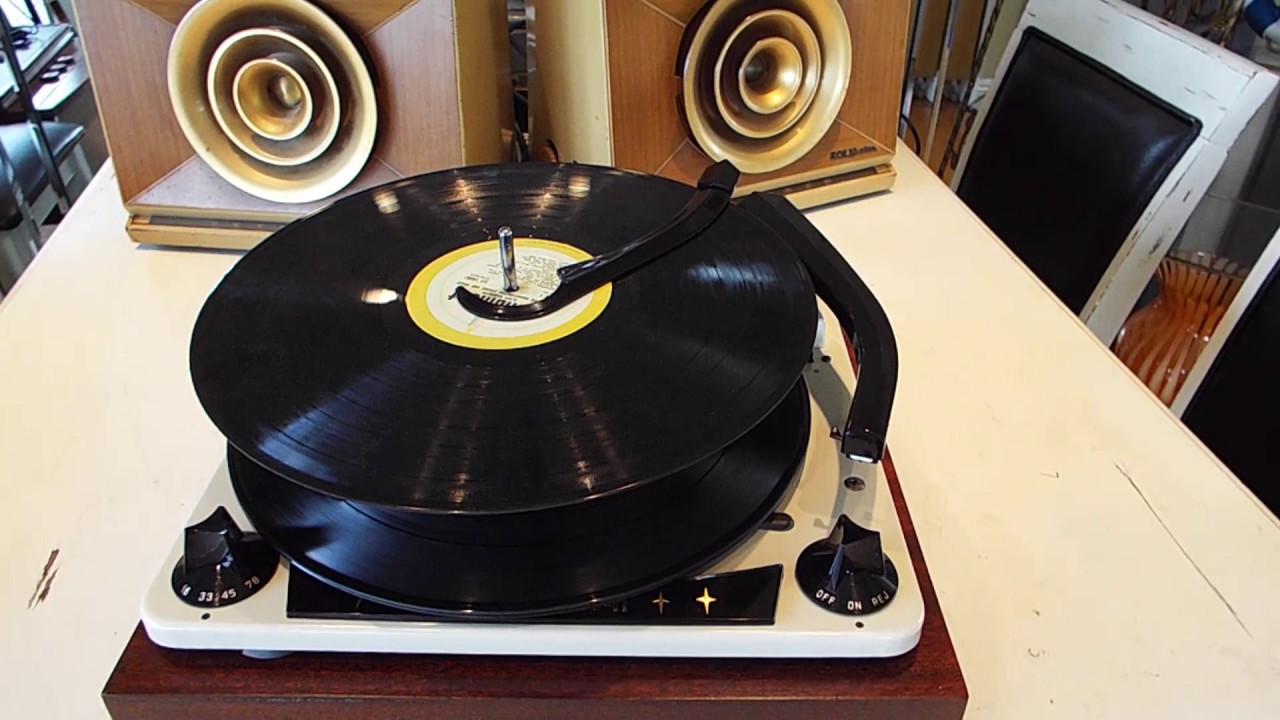 Hoffman automatic record changer playing a few LP's, (33.3 RPM, 12 ...
