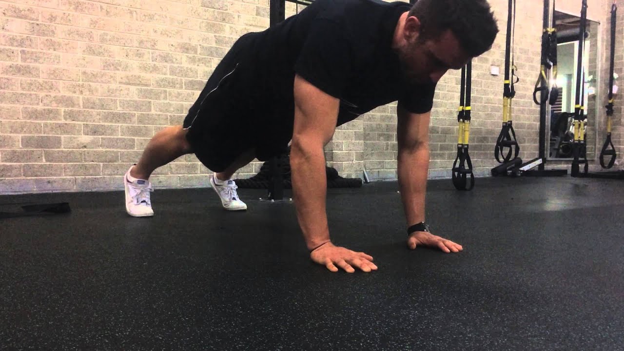Push-up: shoulder taps - YouTube