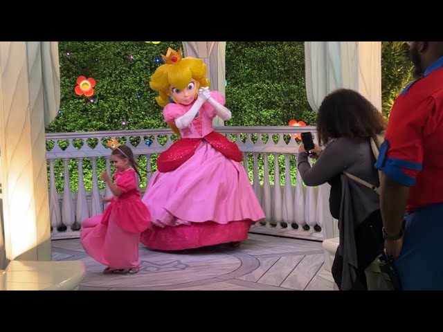 Princess Peach Dancing