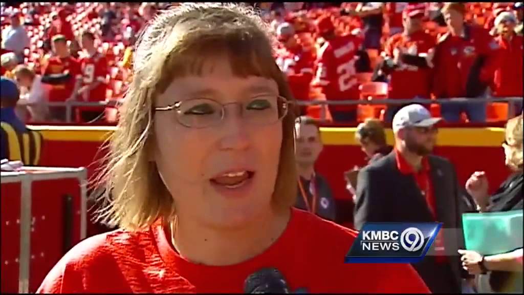 Kaylee Hall has dream day at Arrowhead Stadium - YouTube