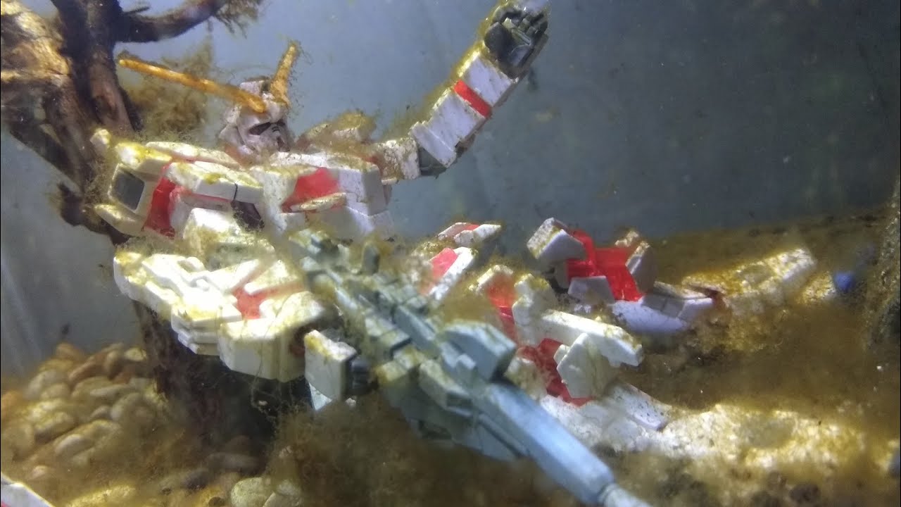 REALISTIC GUNDAM UNICORN DIORAMA AQUARIUM - YouTube