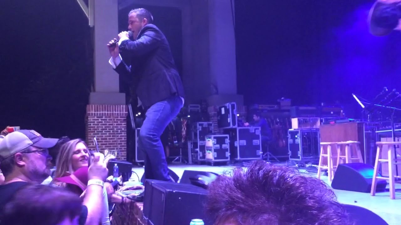 Jason Troutman from Auction Horizon sells Zac Brown's hat for $20,000 ...