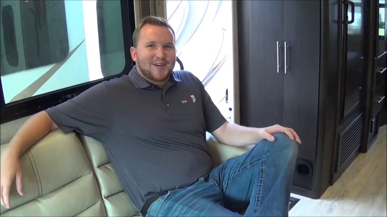 2018 Thor Axis 27.7 Walk Thru with Chase! - YouTube