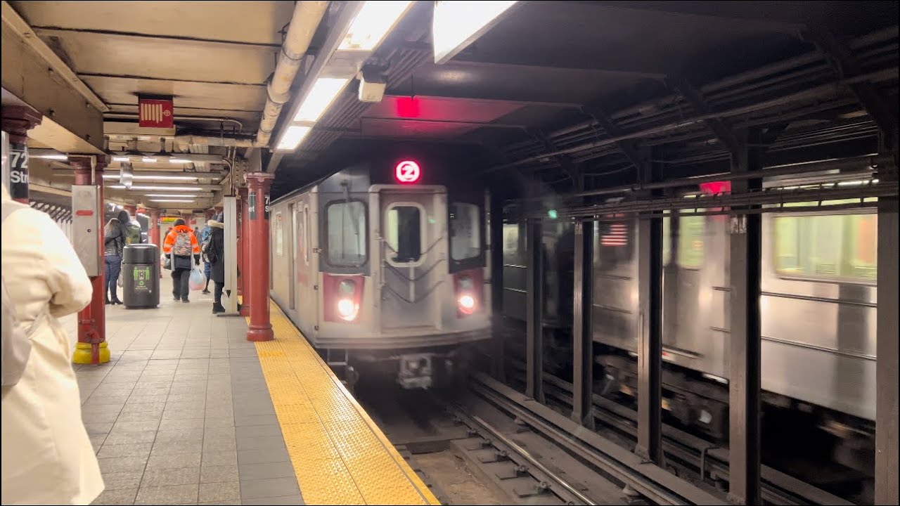 MTA New York City Subway Wakefield Bound Bombardier R142 (2) Express ...