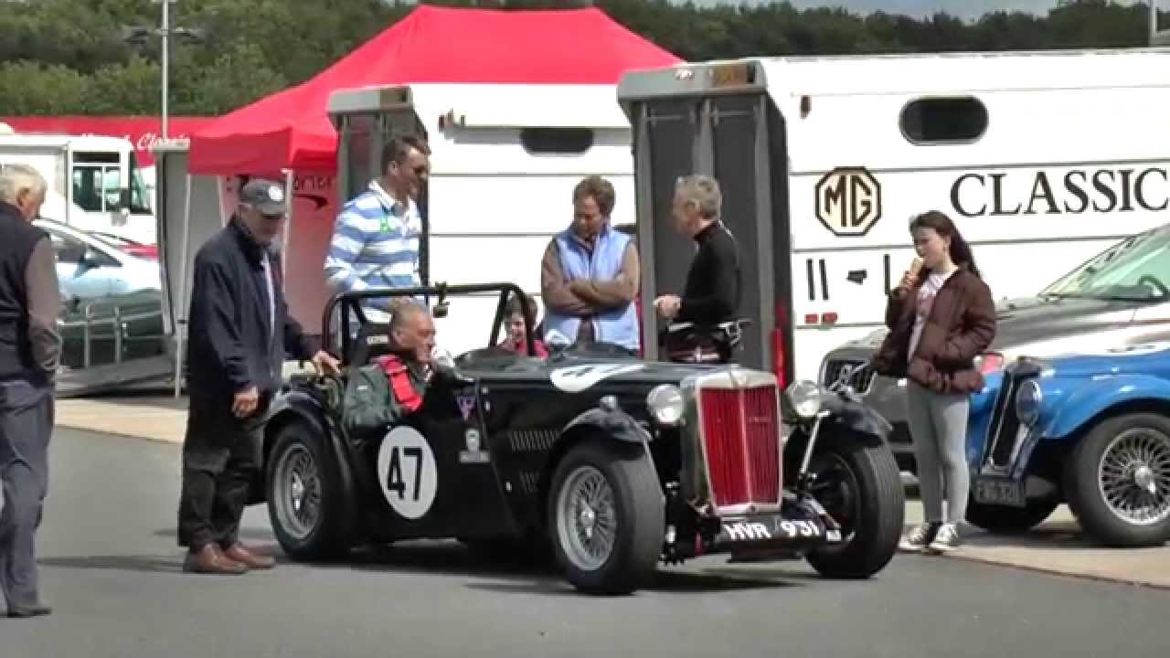 MG T Types racing at MGCC MG Live 2015 - YouTube
