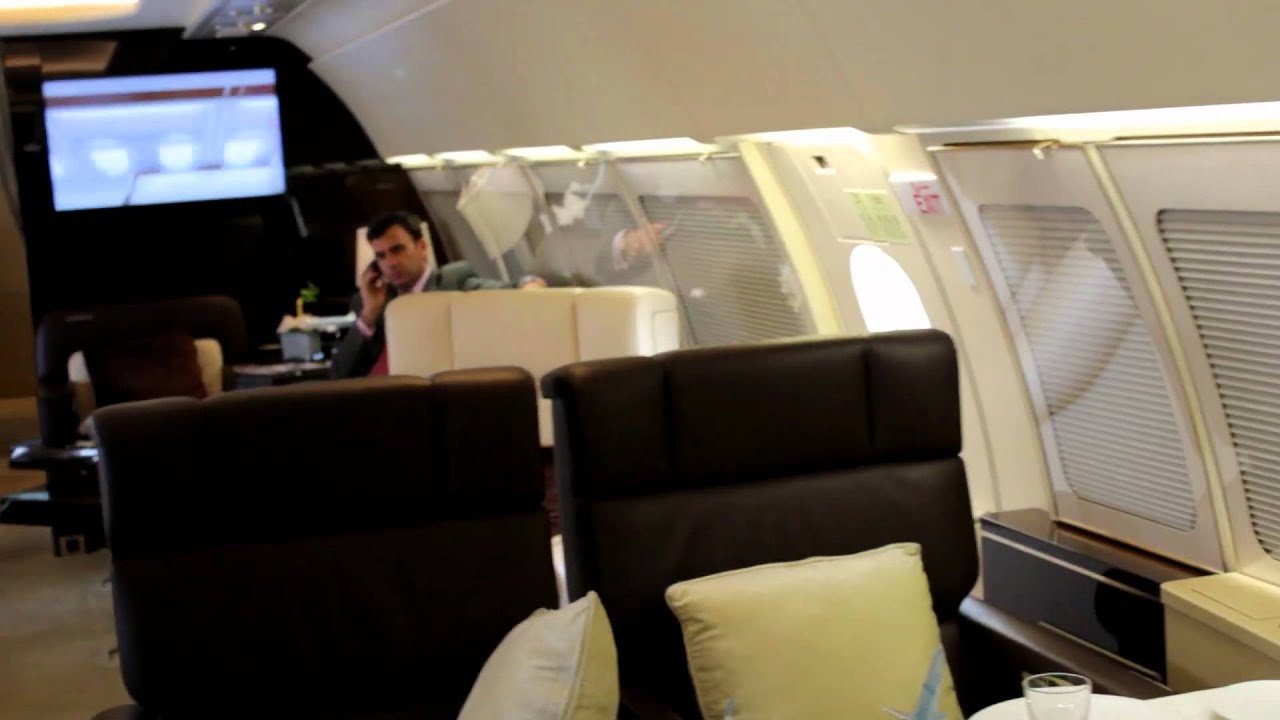 A318 biz jet on display @ India Aviation 2012 - YouTube