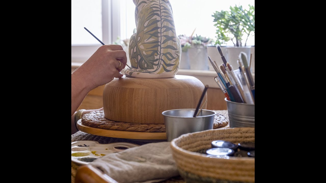 Hand Decorated Pet Urns by Svetoslava Asenova | Pulvis Art Urns - YouTube