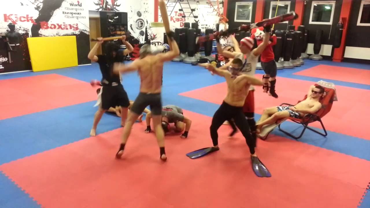 Barada-center 'Harlem shake' nr.2 - YouTube