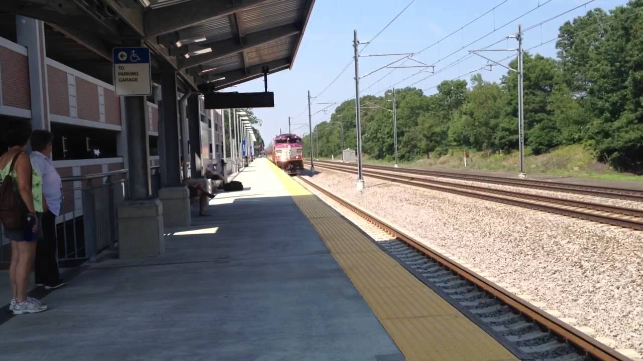 MBTA 809 arriving Wickford Junction - YouTube