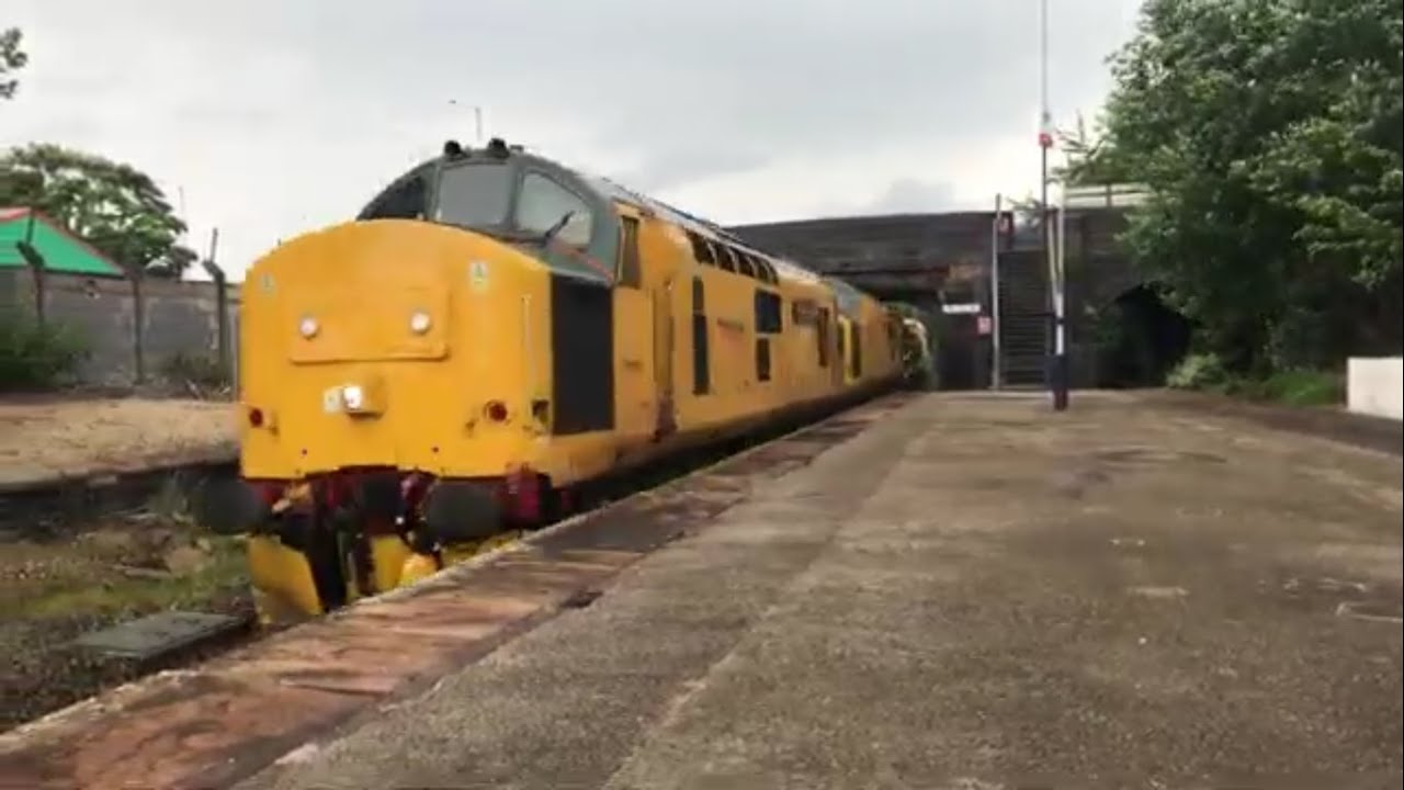 97302 and 97303 at reddish south working 6C62 Crewe - Guide bridge ...