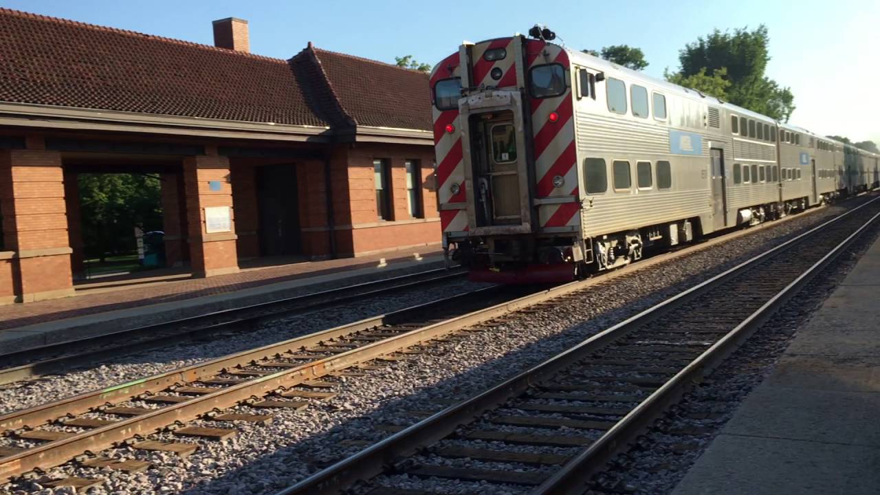 Outbound Metra 189 Express Meets BNSF Intermodal Train at Riverside IL - YouTube