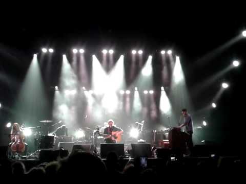 Ben Howard - Small Things Heineken Music Hall, Amsterdam - YouTube