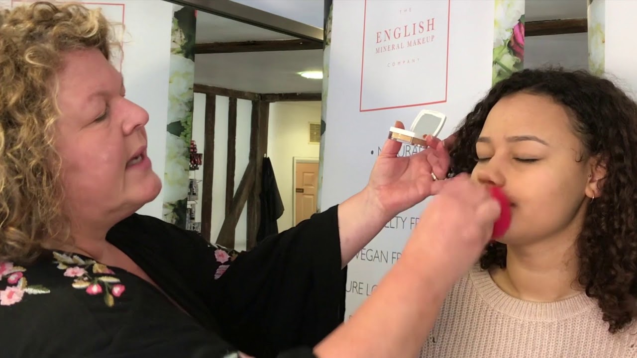 English Mineral Makeup Choosing Colour and application - YouTube