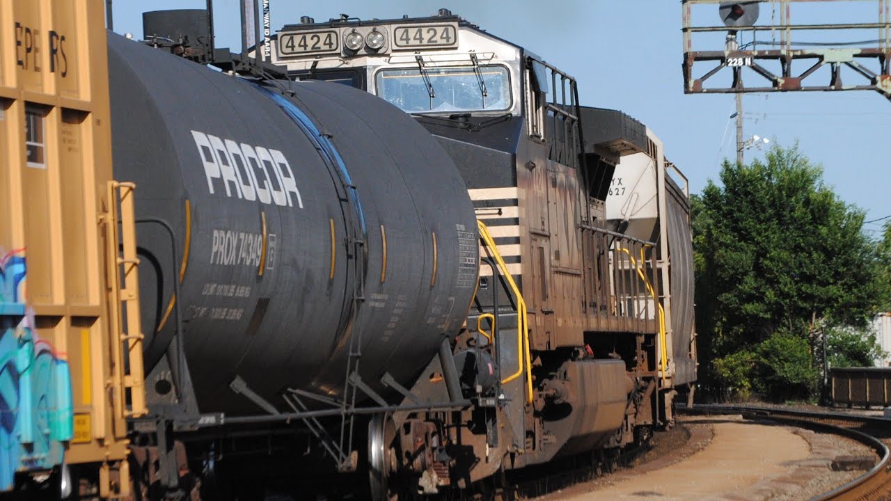 (NS DPU #4424!!/Ft. NS #4624) CN - 397 | #3011 Leads #NS4624 Through ...