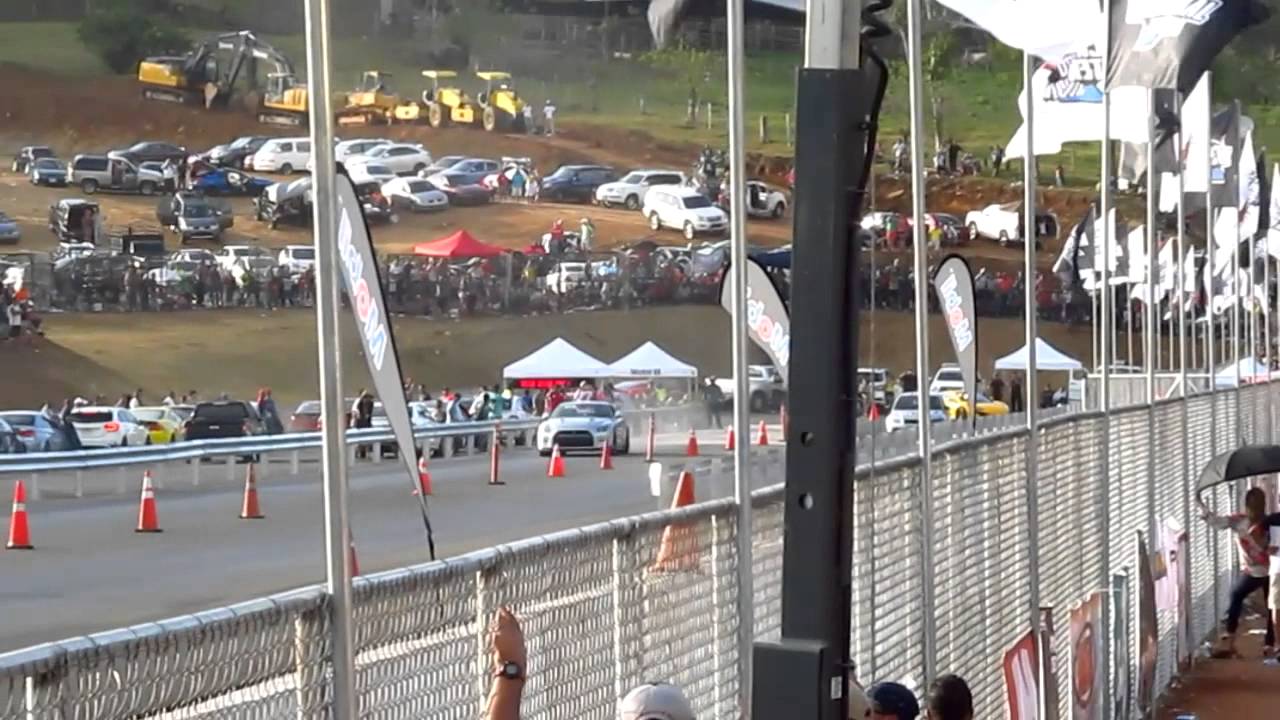 Drag Race en el Circuito Internacional de Panama - YouTube