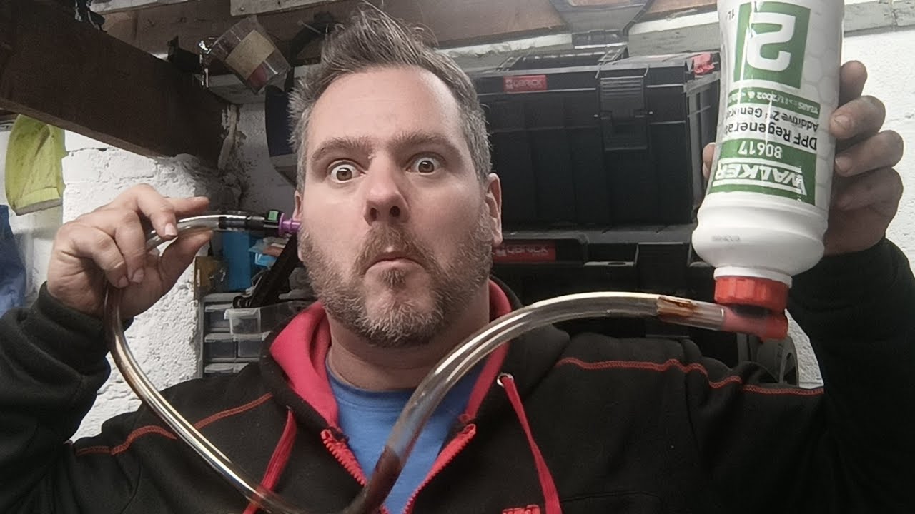 Remplissage du réservoir de Cérine 2 (EOLYS 176) sur Volvo S40 . - YouTube