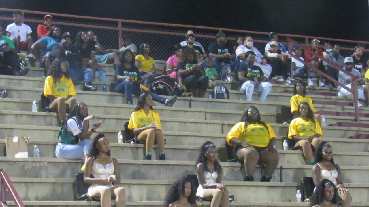 Carver Montgomery High School Danceline/Flagline 2022 I Don’t Give A F ...