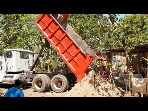 Nos llegan Un Camión de Arena Para quien? 😱 - YouTube