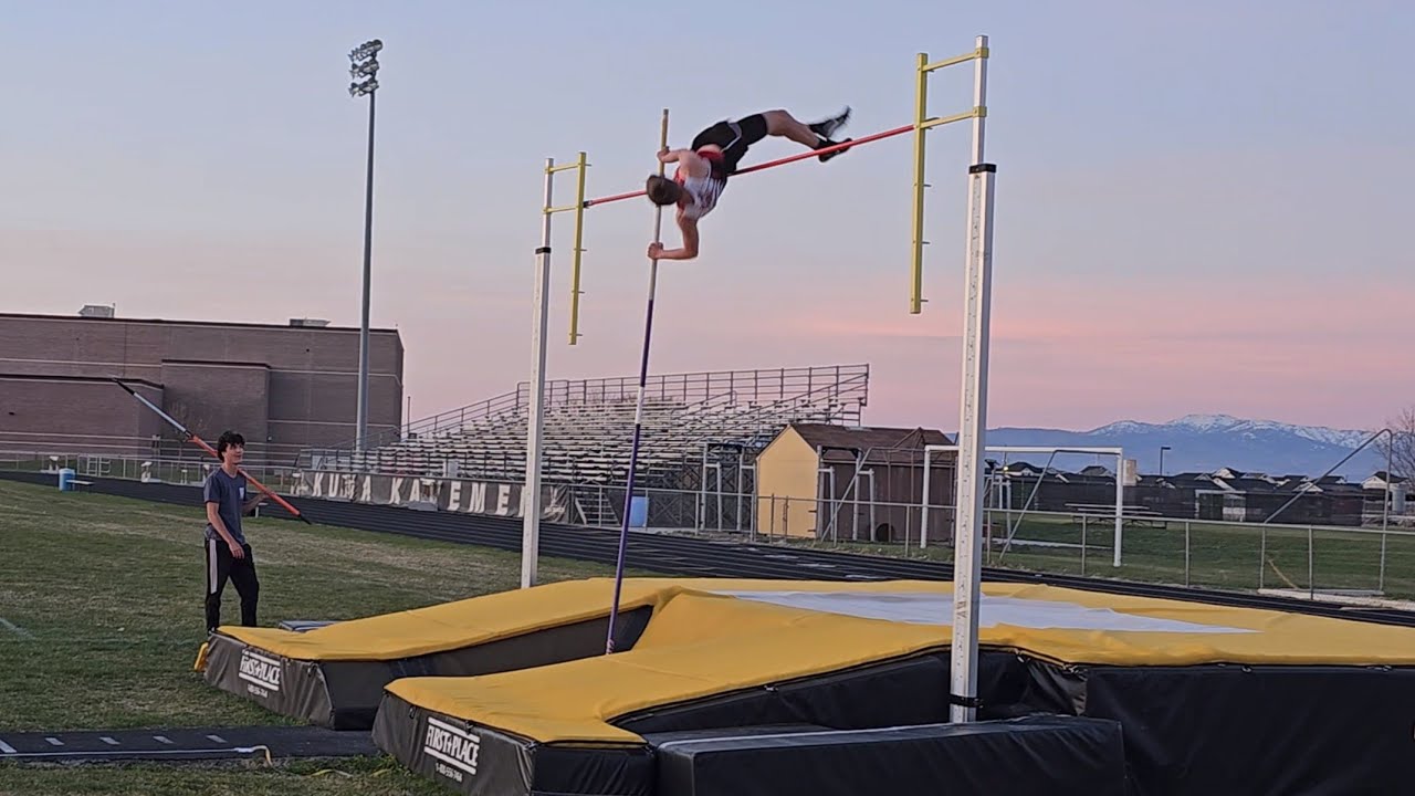 Isaac Pole Vault 4/27/2023 - YouTube