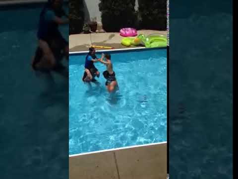 Chicken fight at uncle sam's pool - YouTube