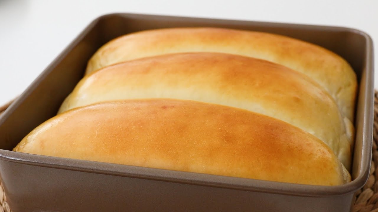 No kneading! Once you know this recipe, you'll never buy bread again ...