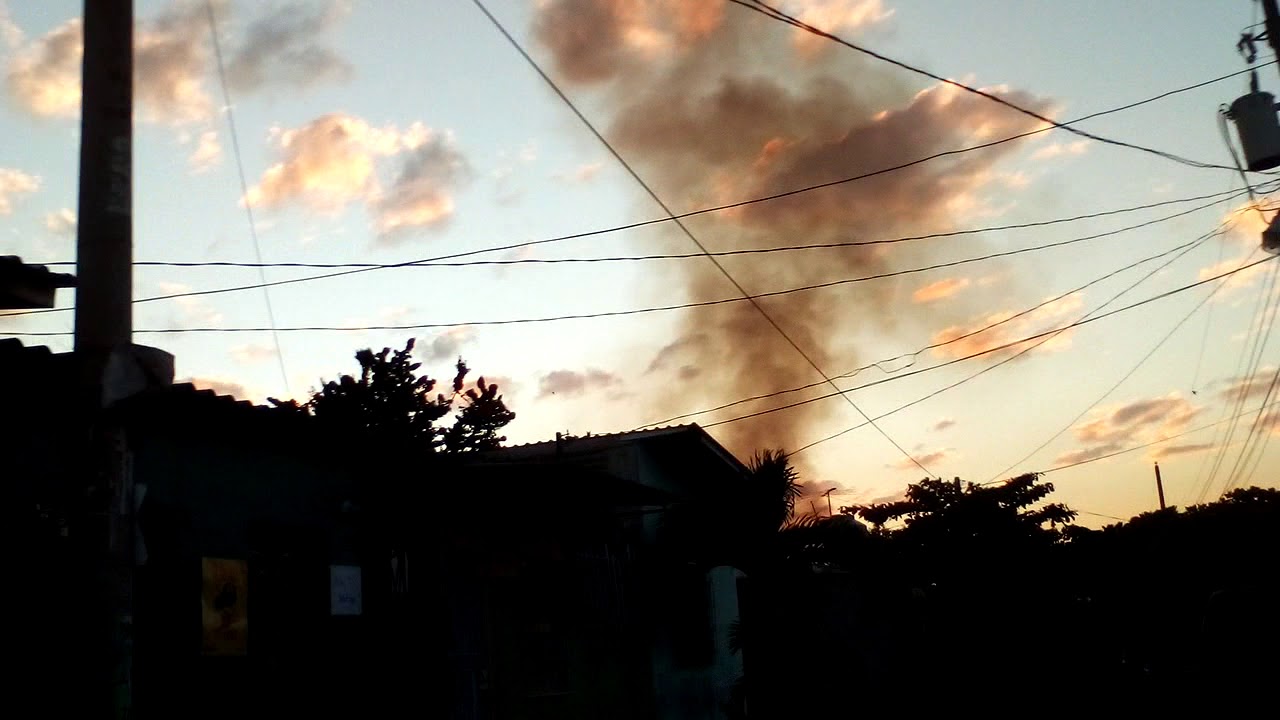 Humo gigante - YouTube