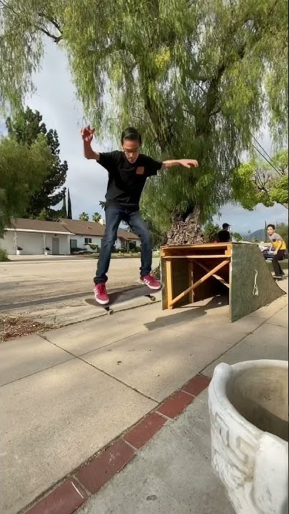 Ollie off quarter pipe - YouTube