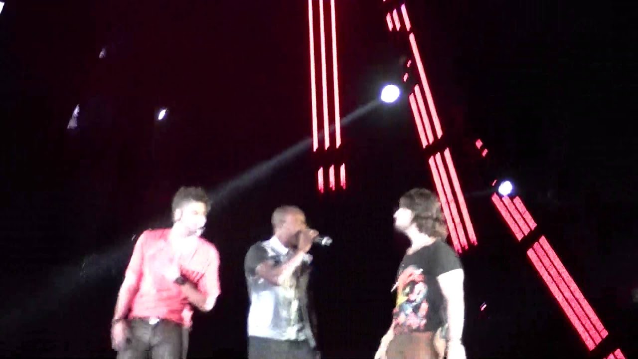 Kit Kat -Munhoz & Mariano Part. Thiaguinho - YouTube