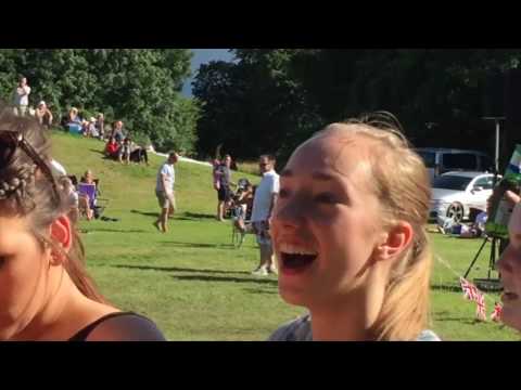 Longest conga line in the UK with Colin Roy - YouTube