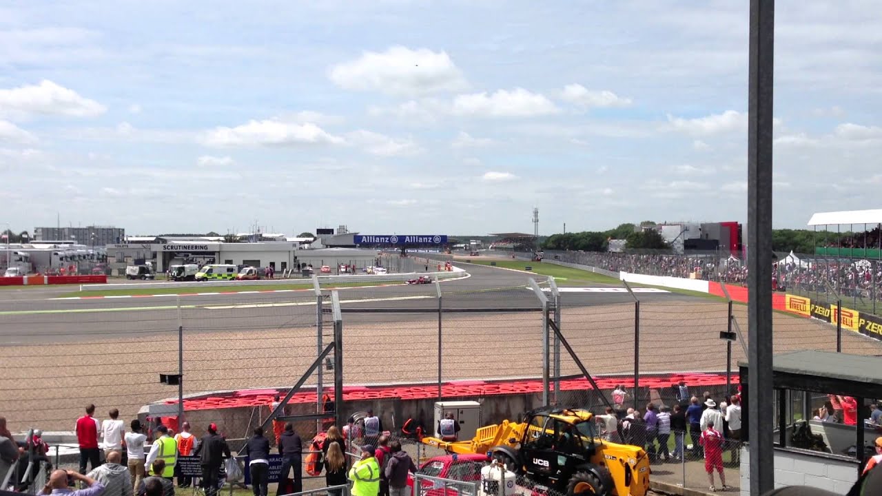 Silverstone British Grand Prix - F1 Quali 29 June 2013 - Stowe corner ...