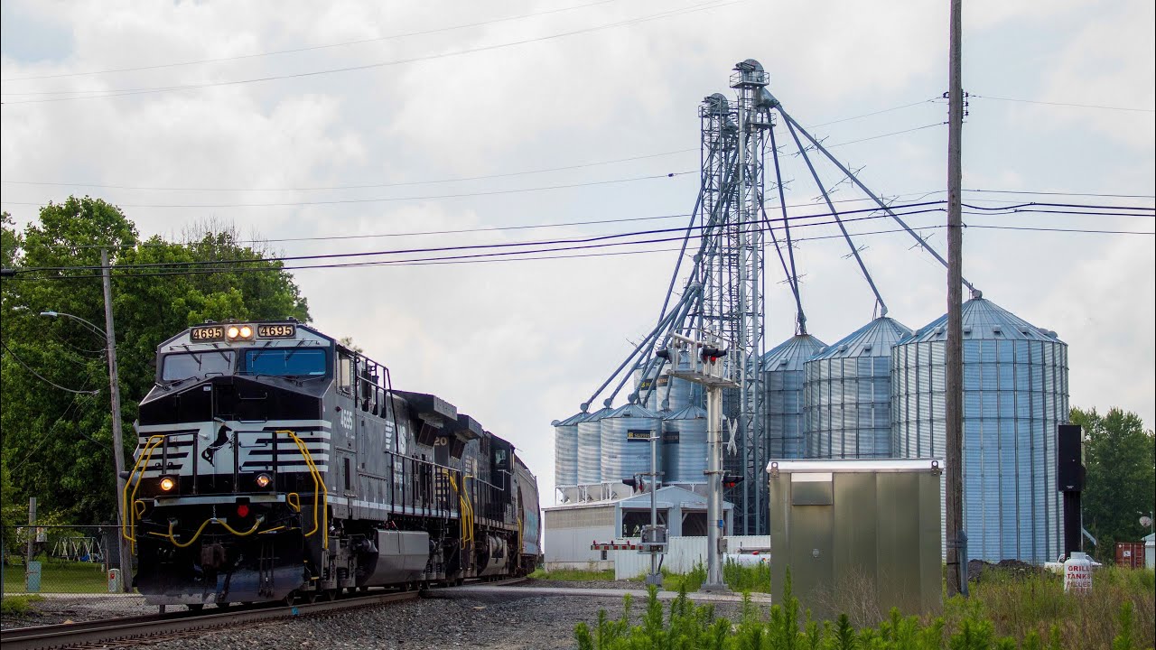 Fresh NS 4695 Leads 18K @ Silver Lake, IN (7/3/2023) - YouTube