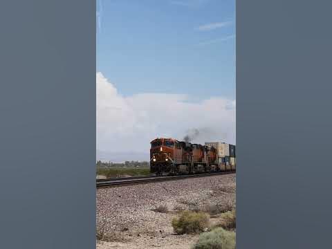 BNSF 8129 WB PORT STACK TRAIN MP 733 NEEDLES SUB 8-11-2022 #bnsf #railfanning - YouTube