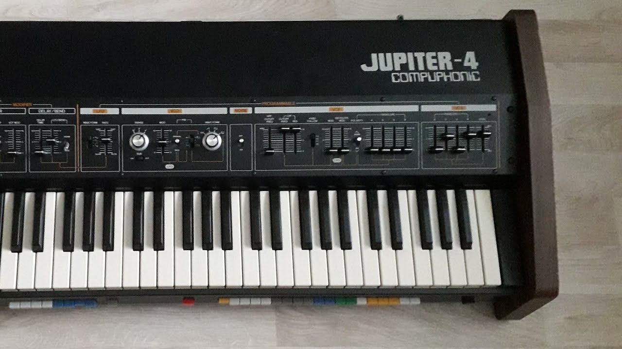 Roland Jupiter-4 Analog Synthesizer (1978) Autumn - YouTube