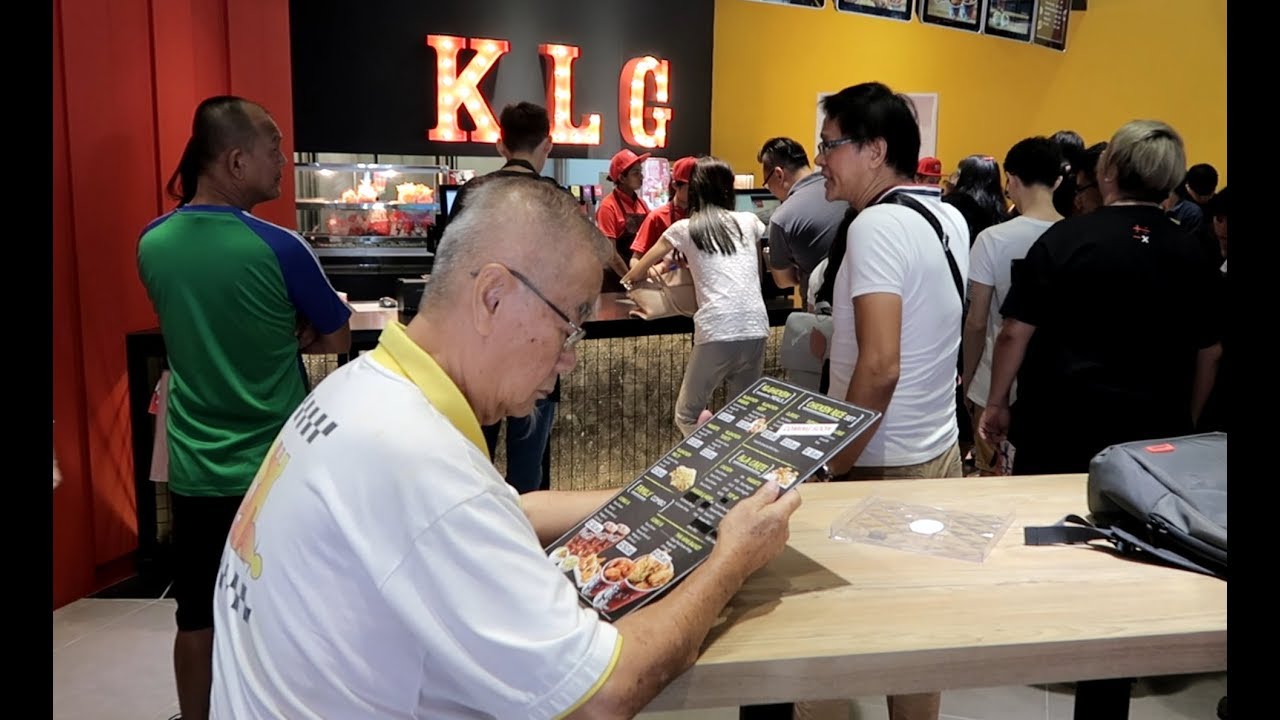 KLG Fried Chicken Grand Opening [KL] - 快乐鸡第一家店开幕式[吉隆坡] - YouTube