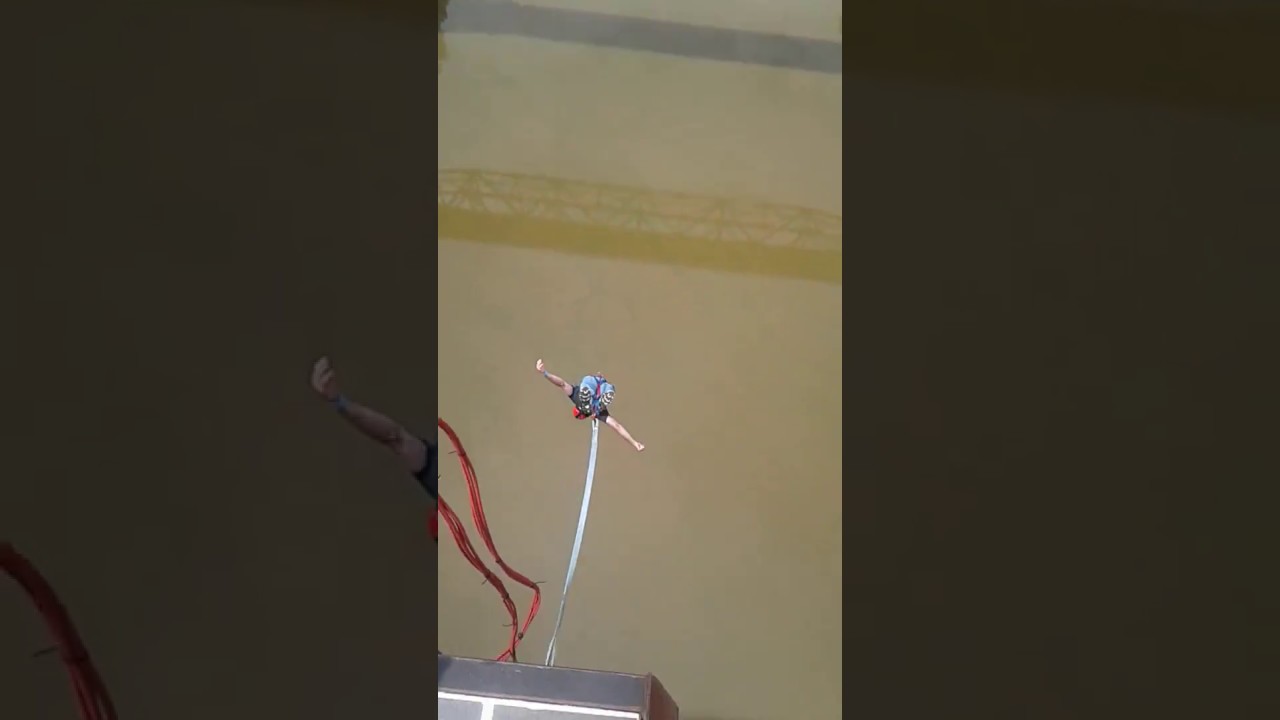 Bungee backwards jump at vertigo bungee in kentucky - YouTube
