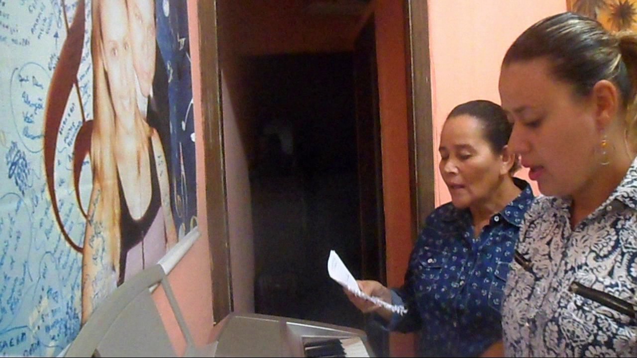 Feliz Serás - Cover Eliza Barroso - YouTube