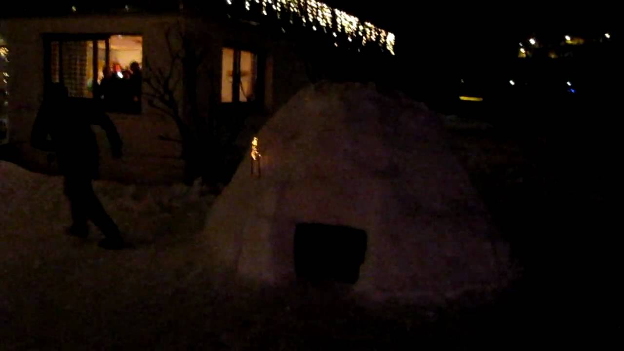 Igloo fireworks Morzine 2010 - YouTube