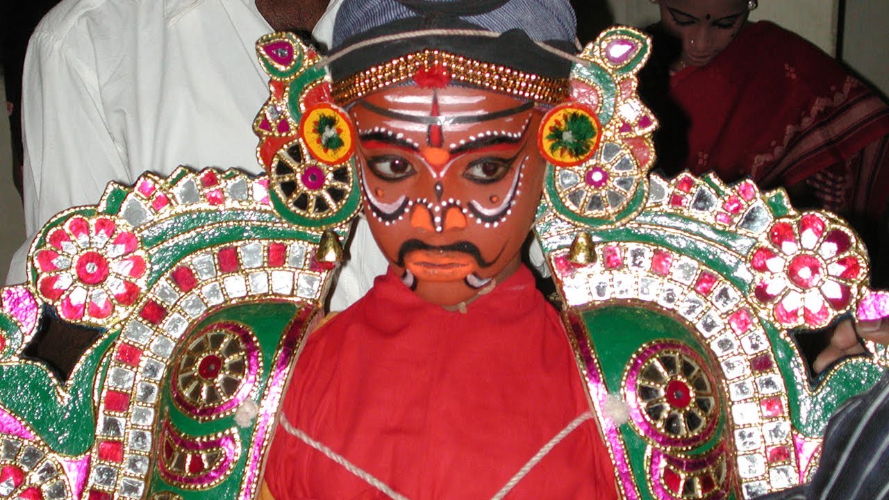 KATTAIKKUTTU MAGIC HORSE PERFORMANCE 2005 - YouTube