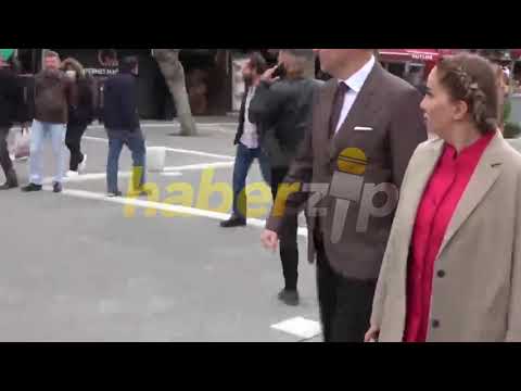 Uşak Valisi Funda Kocabıyık’ın vatandaşlara bağırdığı görüntü,sosyal medyada tepkiye neden oldu