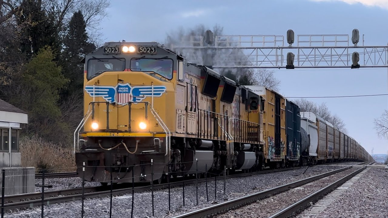 La Fox Railfanning - YouTube