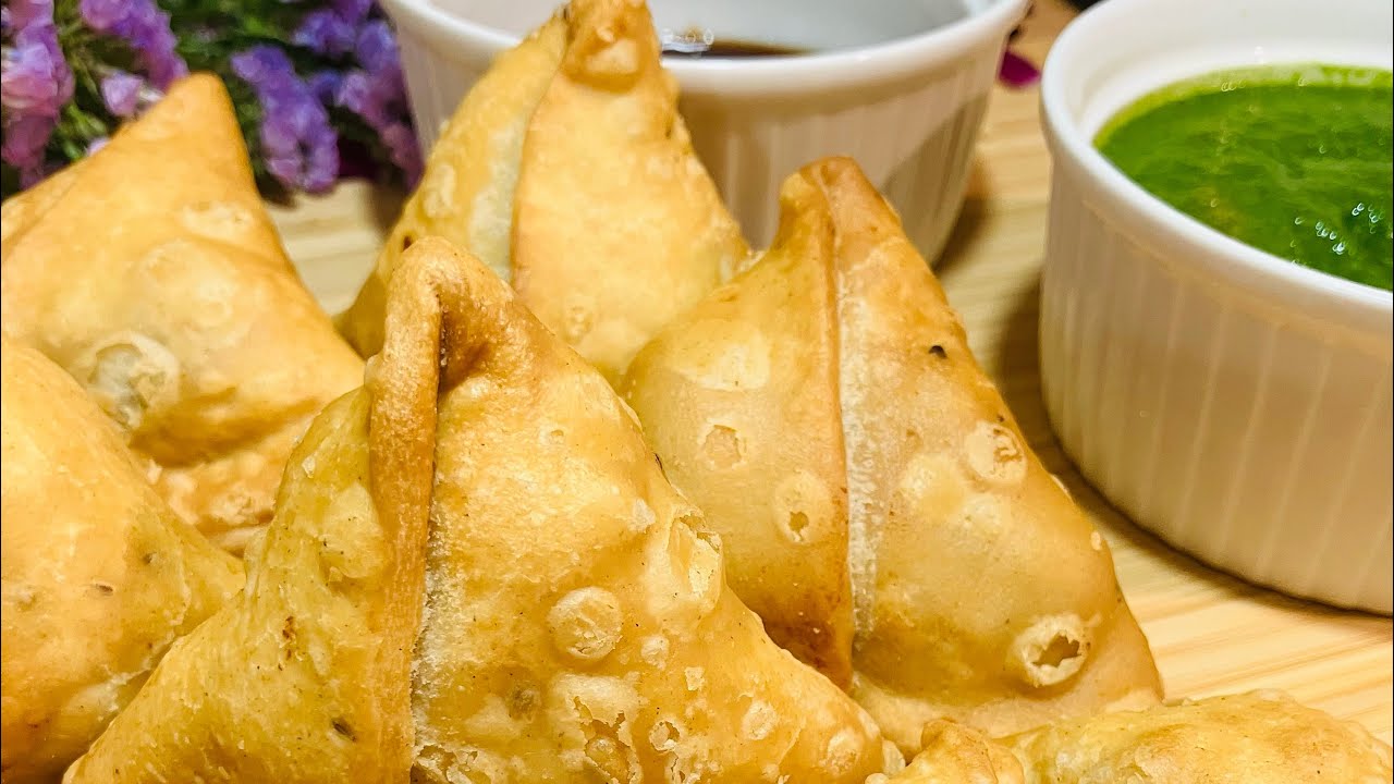 Aloo kay Samosay recipe | Simple and easy Samosa folding technique ...