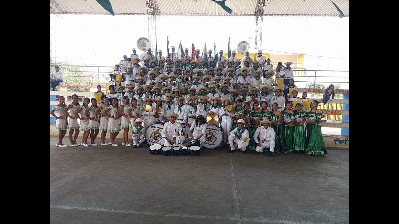HIMNO SANTA CRUZ BANDA DE MÚSICA DEL COL NACIONAL MELCHOR PINTO PARADA ...