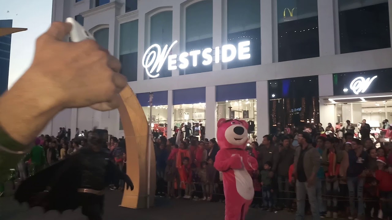 Cartoon characters parade on Christmas at Gourav Tower, Jaipur - YouTube