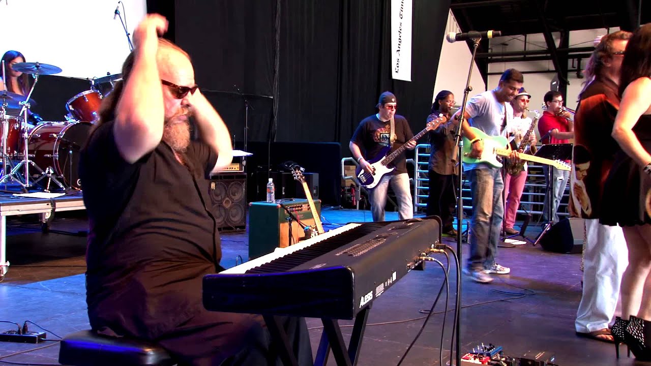 Freestyle Rock Band Zoot Suit Riot - YouTube