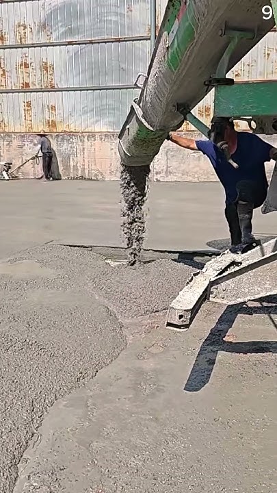 Cara yang cerdas mengecor lantai dengan mesin canggih #shorts - YouTube