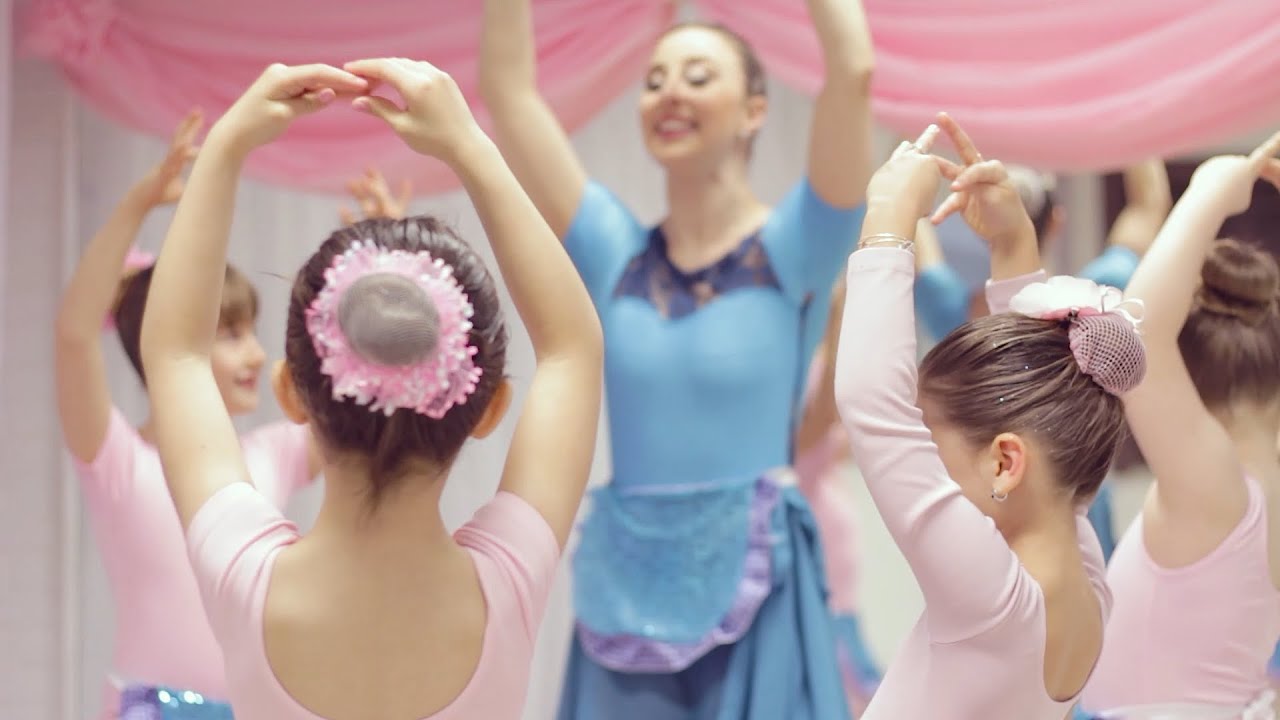 Flavia Thaís Ballet Video - YouTube