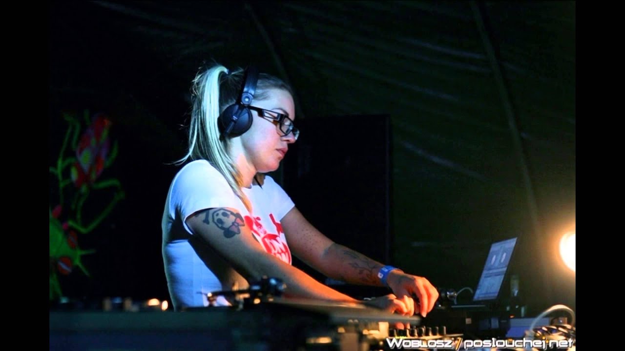 DJ Katcha - Katrin MC - Tovarna Jilemnice - D´n´B set - YouTube