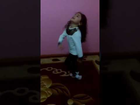 Safurə super ləzginka oynayır