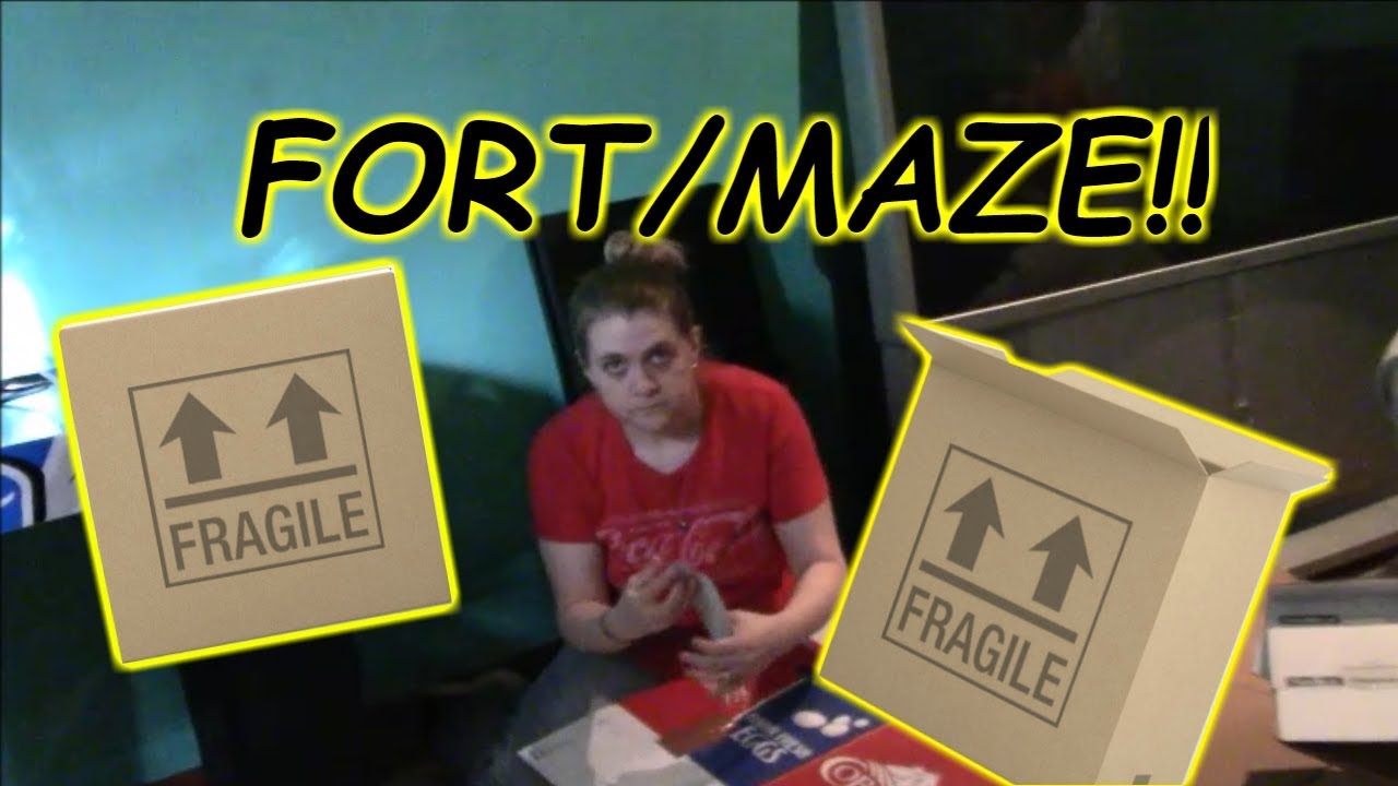 INTENSE BOX FORT MAZE!! - YouTube